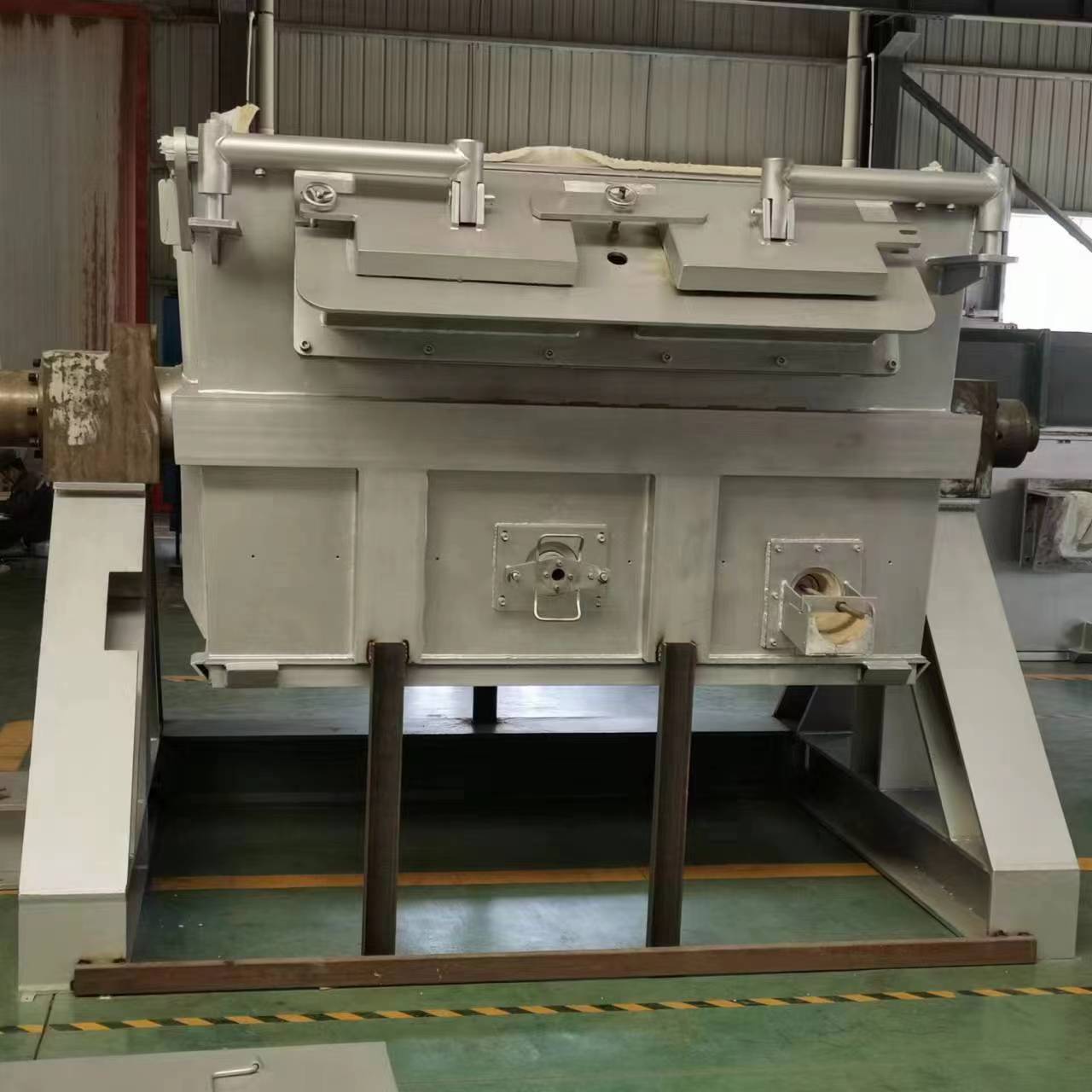 Deep bed filter,deep bed filter system, deep bed filtering device